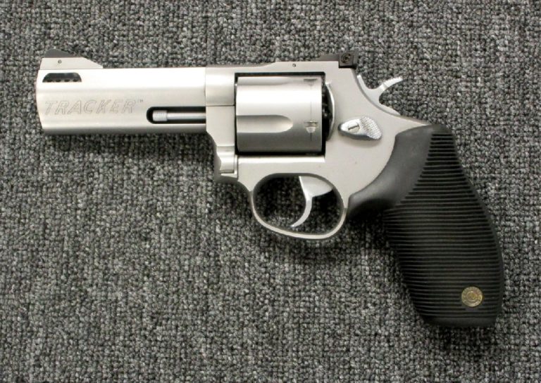Preowned, Excellent Condition, Taurus Tracker 44, .44 Magnum, SA/DA, 4. ...